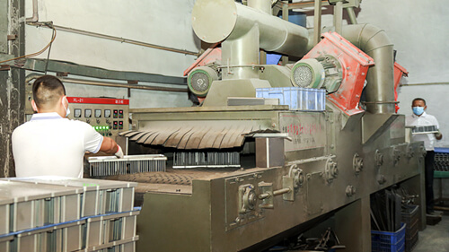 What are the processes for powder coating of aluminum extrusions?